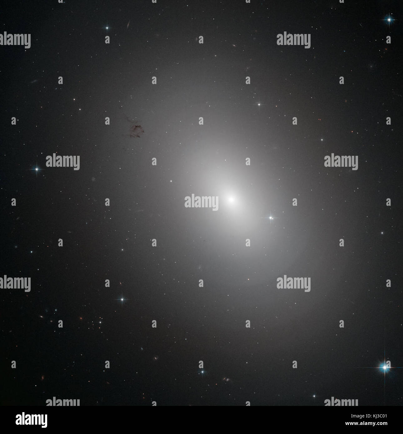 NGC 3923 Elliptical Shell Galaxy Stock Photo - Alamy