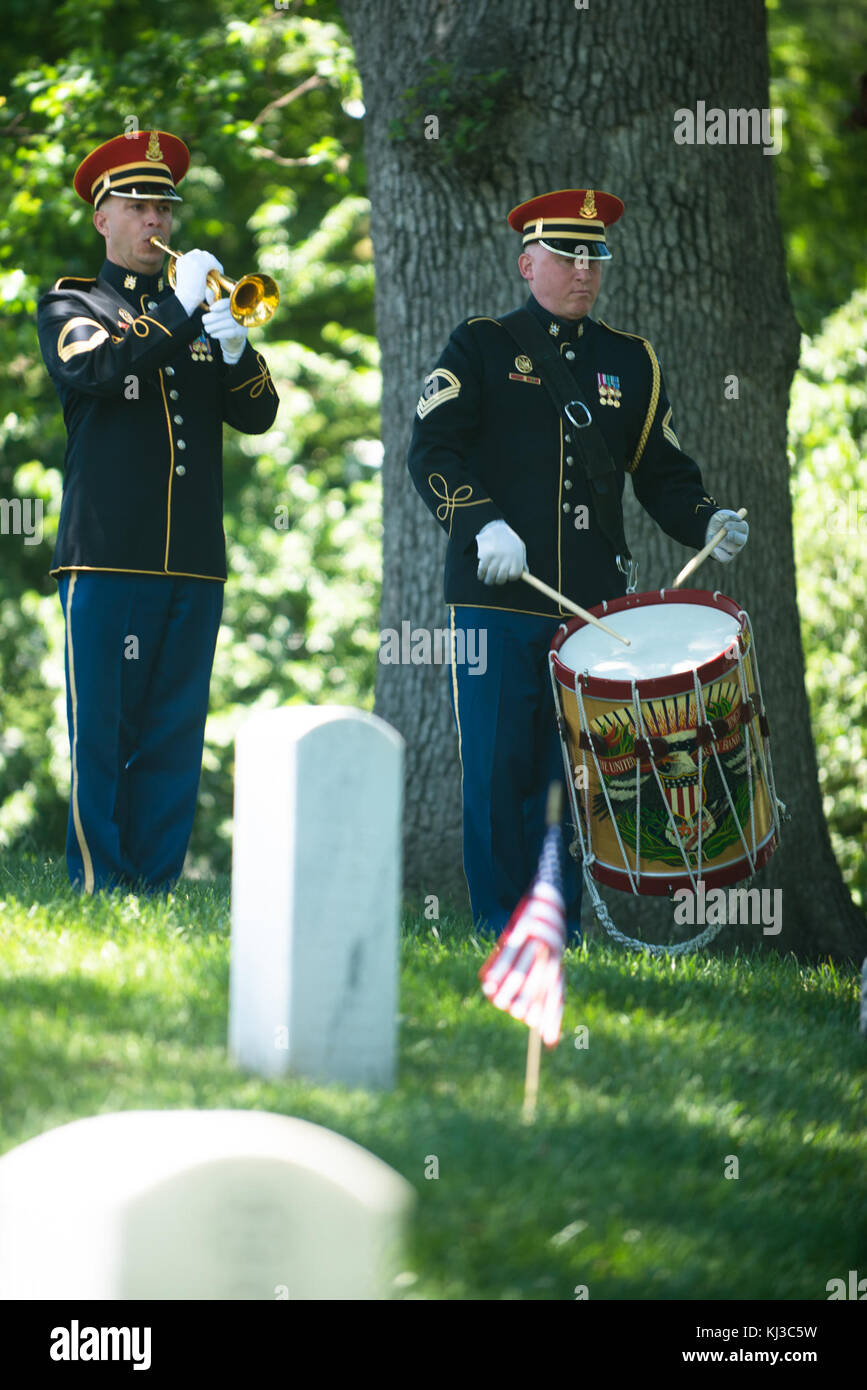 Brig. Gen. Roscoe C. Cartwright honored in a ceremony in Arlington ...