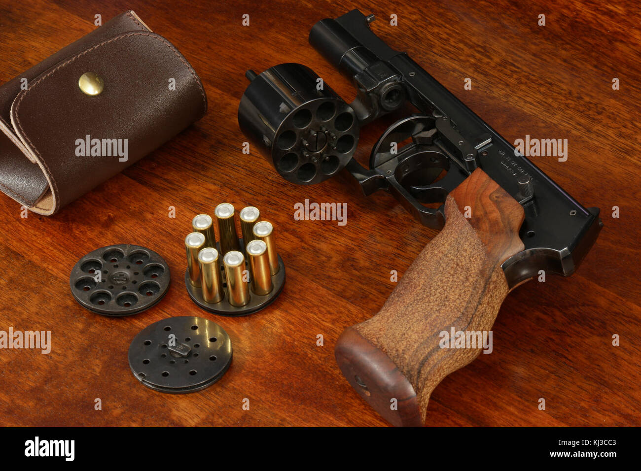 Mateba MTR-8 clips (18256962413 Stock Photo - Alamy