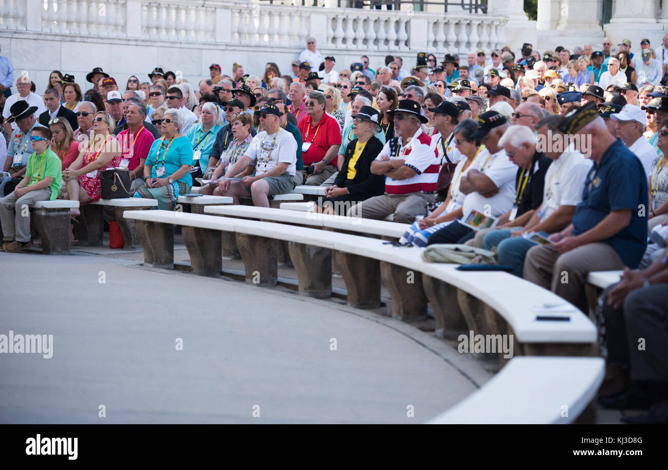 National memorial amphitheater dedication hi-res stock photography and ...