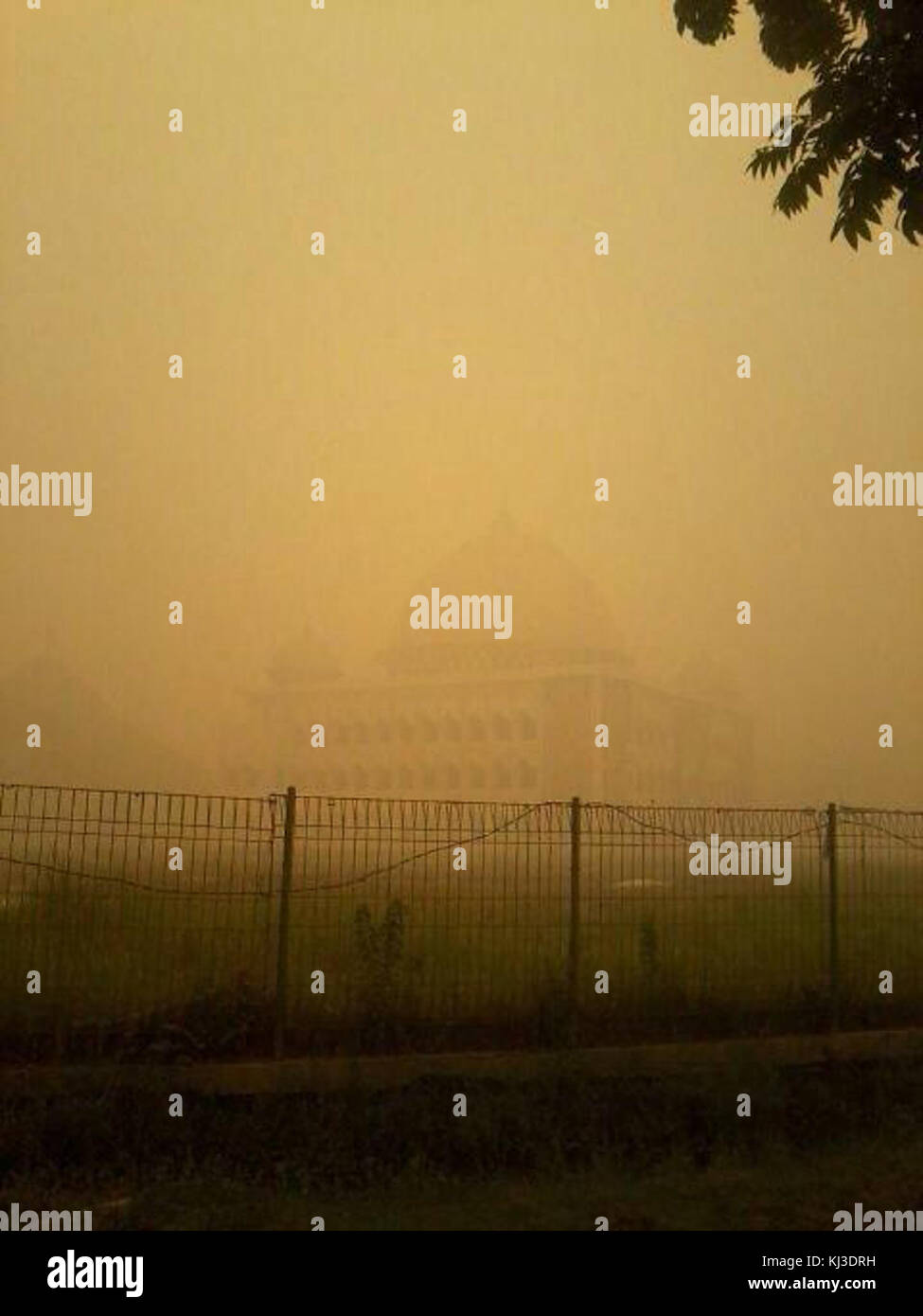 Fire related haze hi-res stock photography and images - Alamy