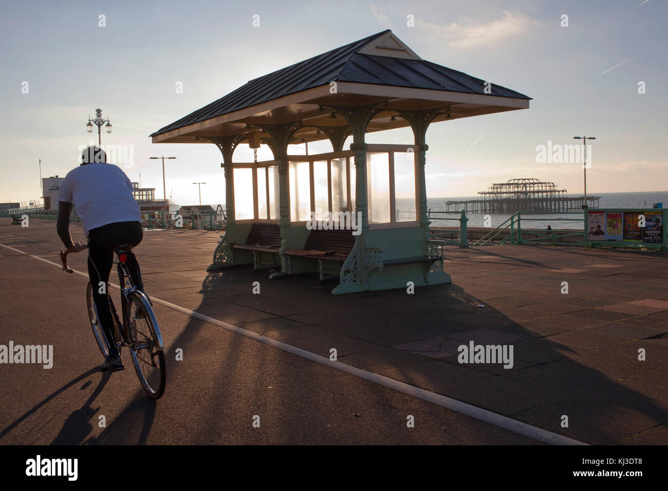 Brighton seaside cycle lane hi-res stock photography and images - Alamy
