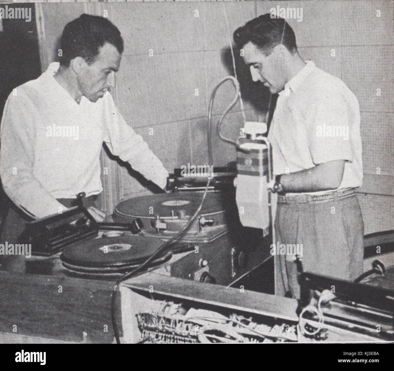 Israel 46883 Israels radio broadcasts Stock Photo - Alamy