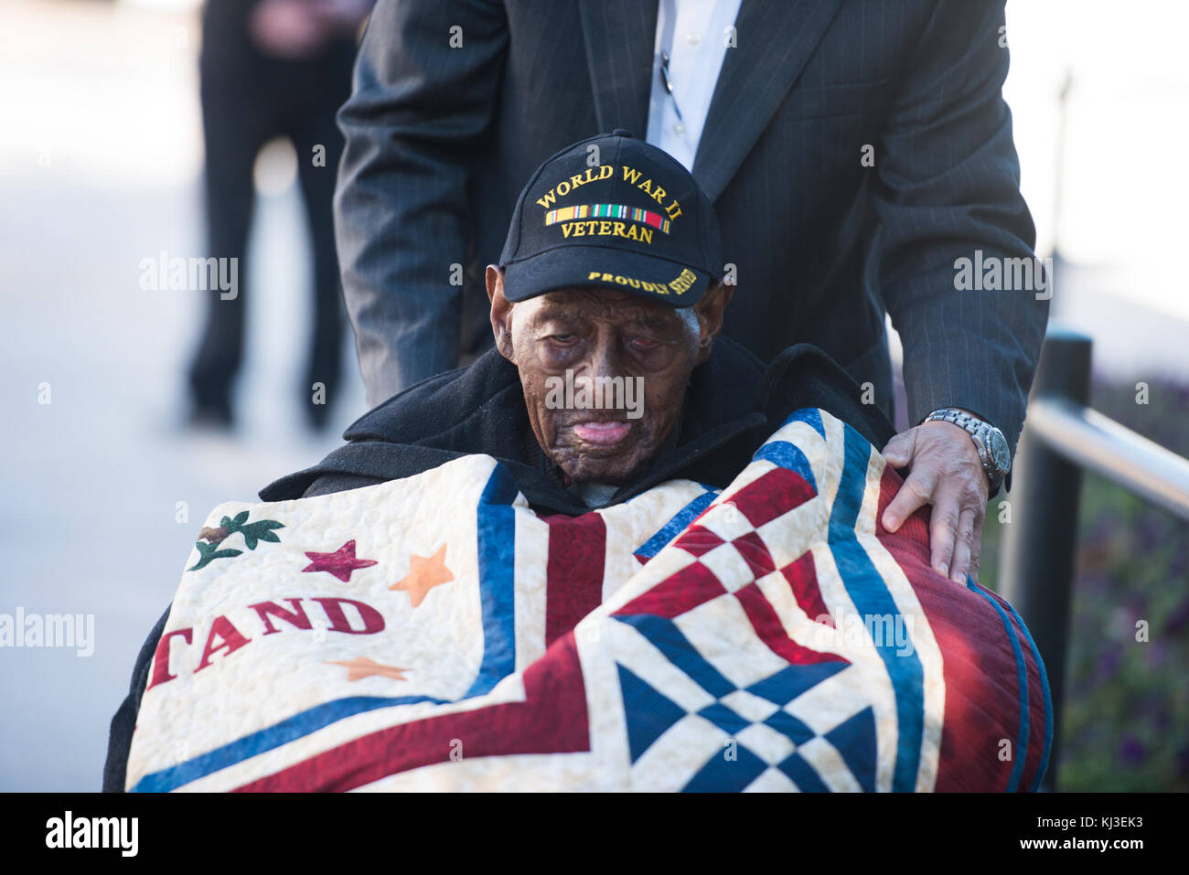 Oldest wwii veteran hi-res stock photography and images - Alamy