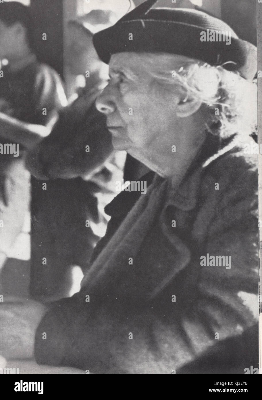 Szold hi-res stock photography and images - Alamy