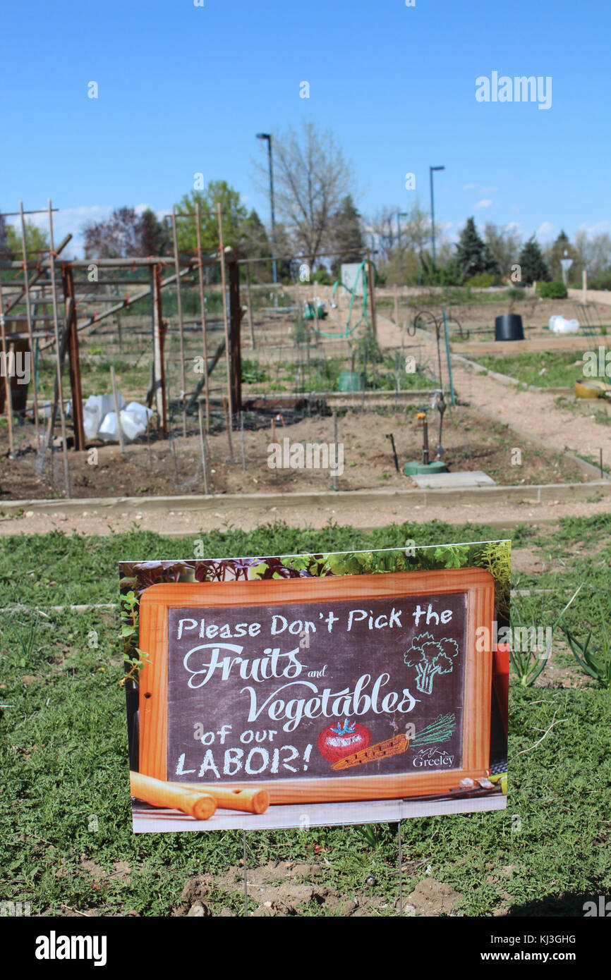 Garden signs hi-res stock photography and images - Alamy