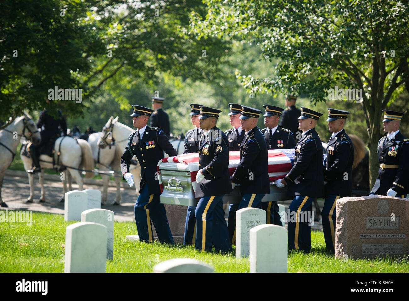 The graveside service for U.S. Army Capt. Stephanie Rader in Arlington ...