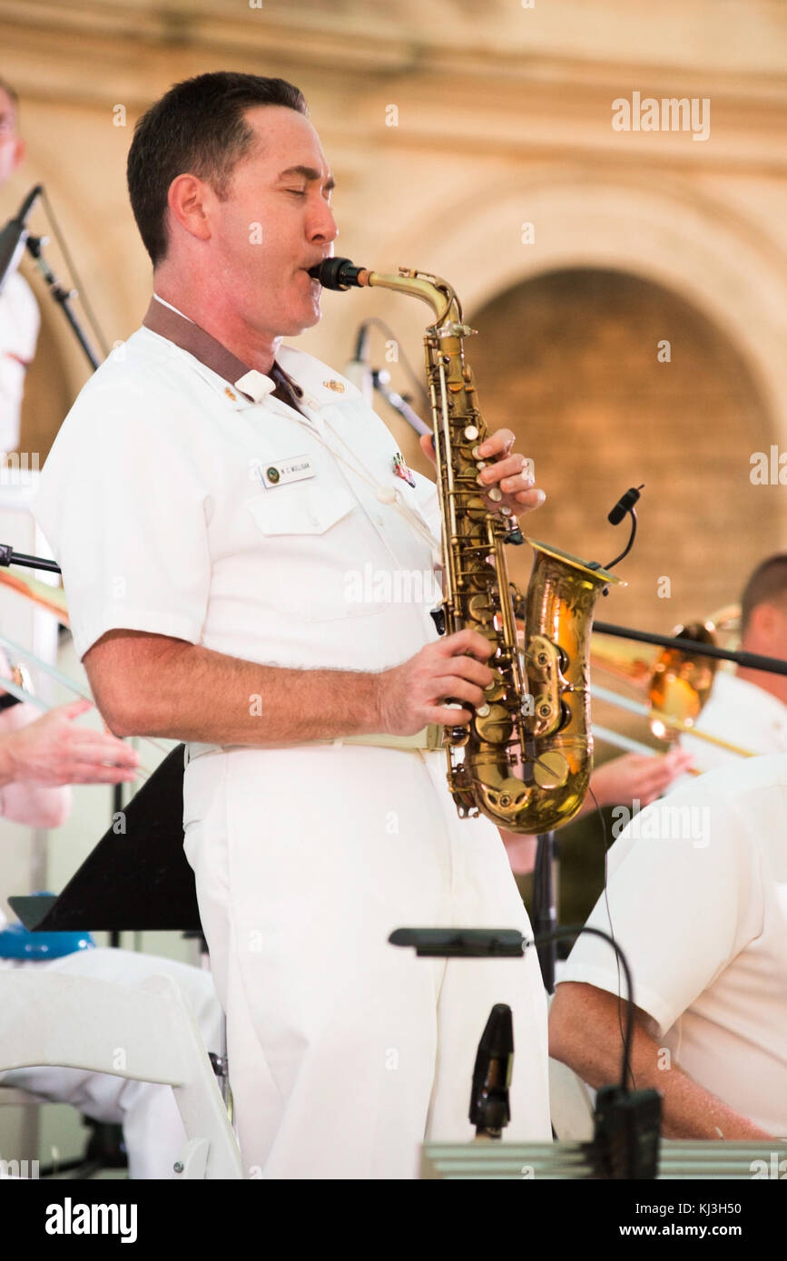 Summer Concert on Capitol steps with the Commodores (26913943564 Stock ...