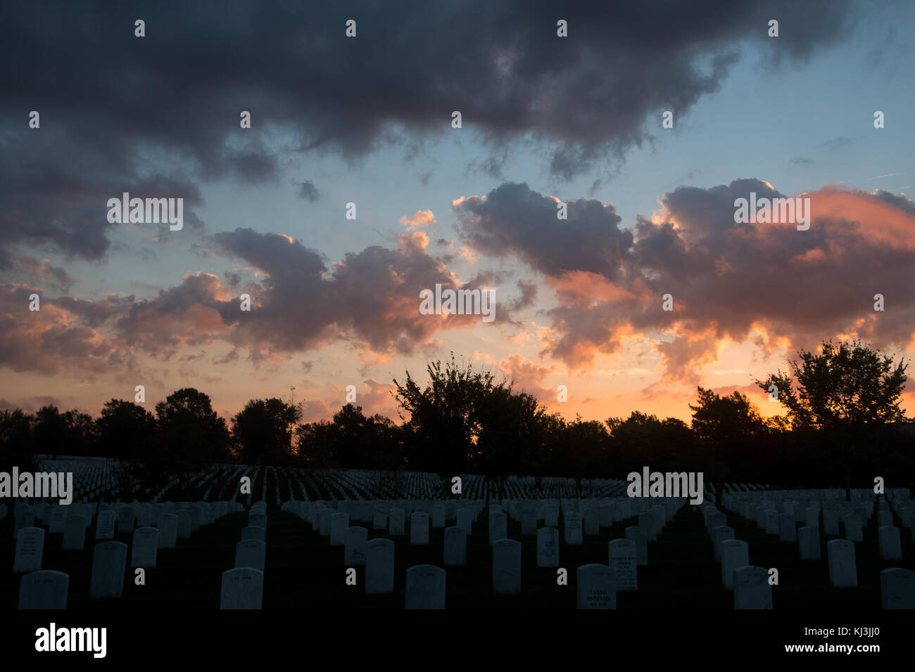Sunrise at Arlington National Cemetery (30471403955 Stock Photo - Alamy