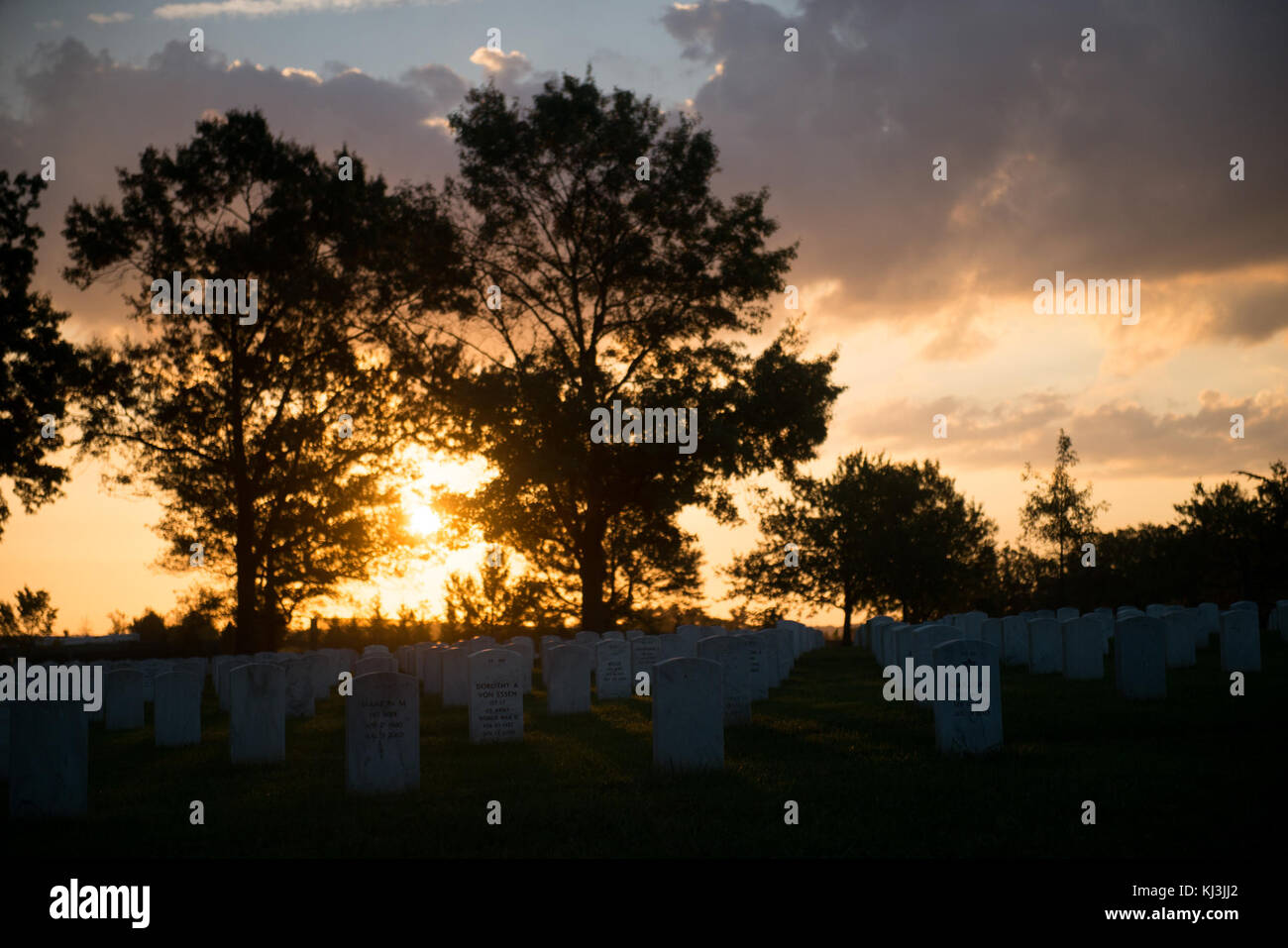 Sunrise at Arlington National Cemetery (30434827236 Stock Photo - Alamy