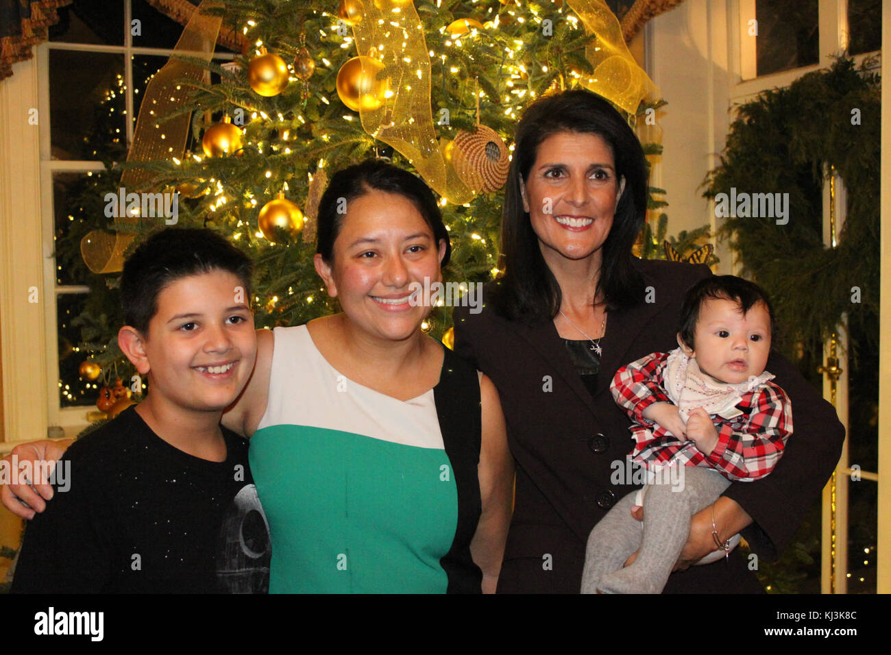 Open house gathering hi-res stock photography and images - Alamy