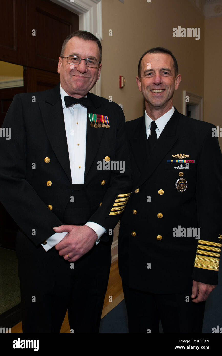 The Navy Band Holiday Concert showcases a performance by the United ...