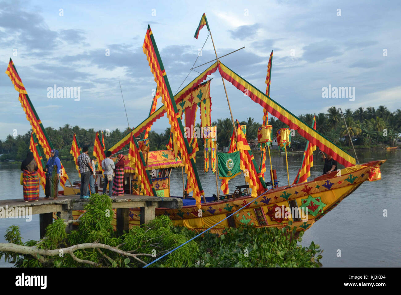 Shariff Kabunsuan Festival 2016 Guinakit Fluvial Parade 4 Stock Photo ...