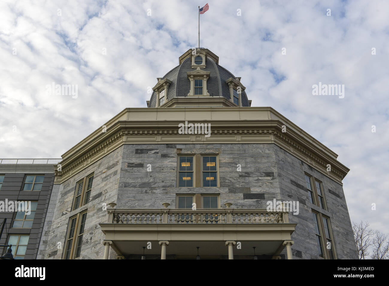 Octagonal building hi-res stock photography and images - Alamy