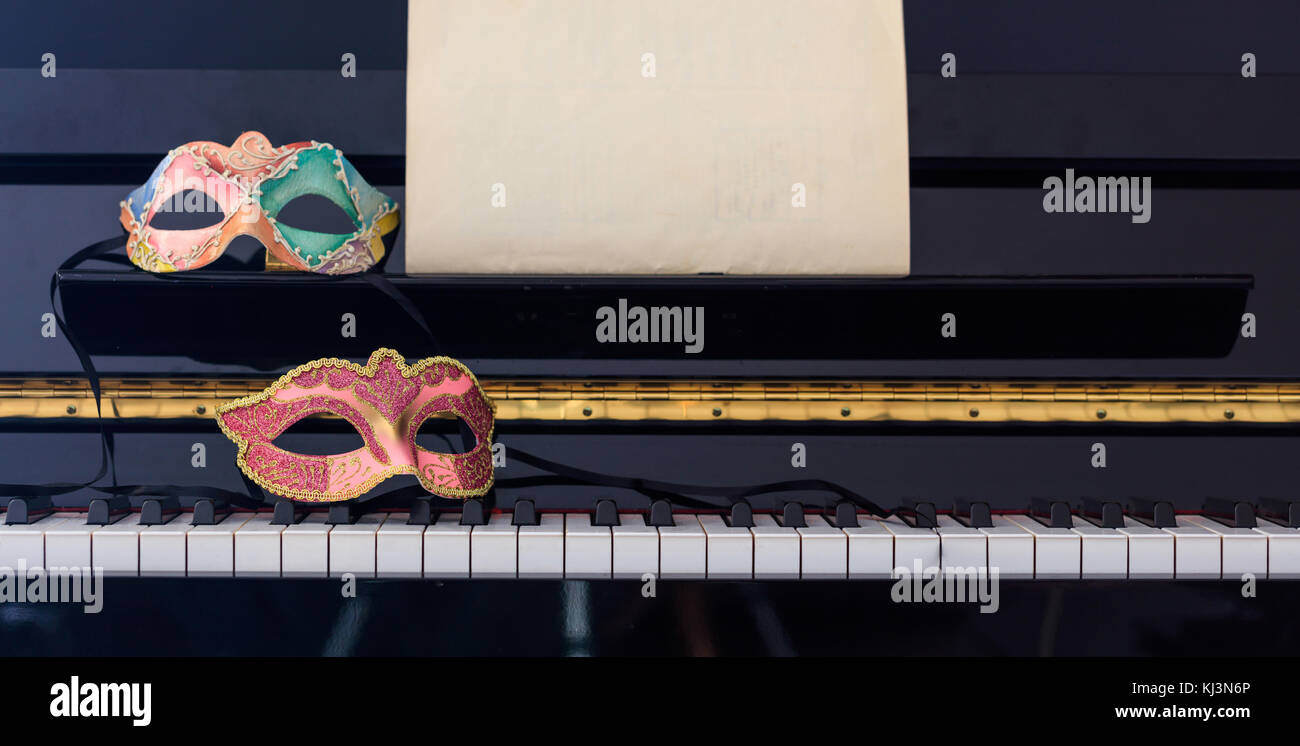 Concert masks hi-res stock photography and images - Alamy