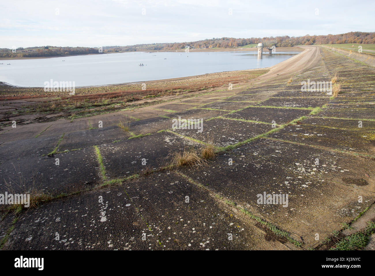 Bewl Water reservoir low capacity level Stock Photo - Alamy
