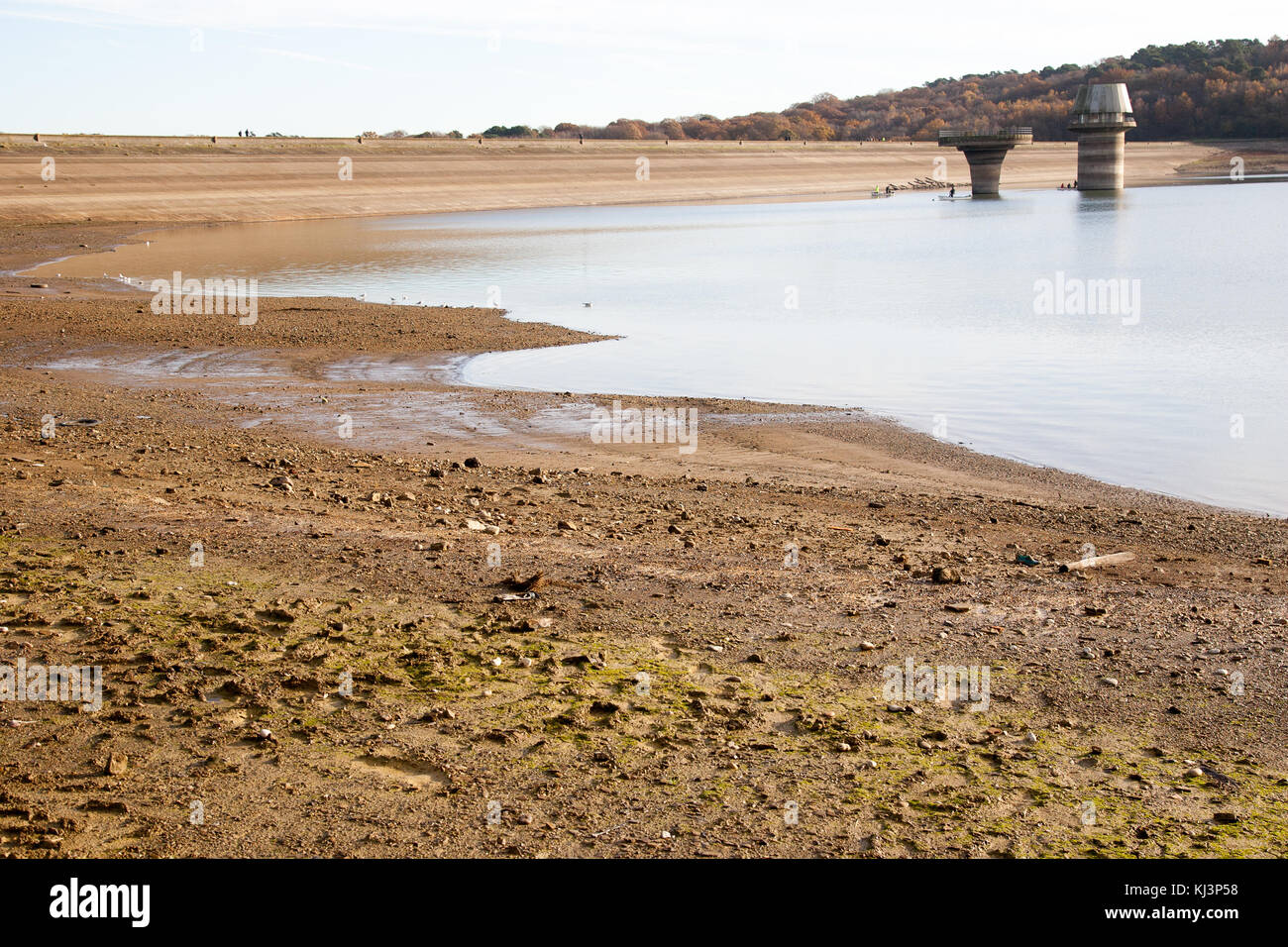 Bewl Water reservoir low capacity level Stock Photo - Alamy