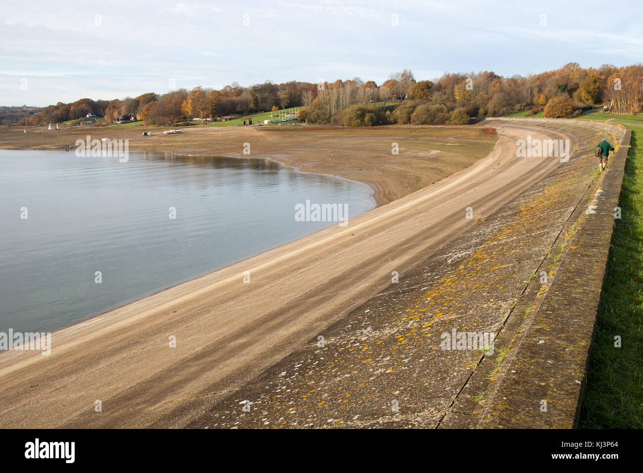 Bewl Water reservoir low capacity level Stock Photo - Alamy