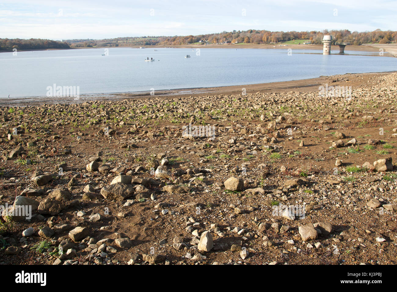 Bewl Water reservoir low capacity level Stock Photo - Alamy