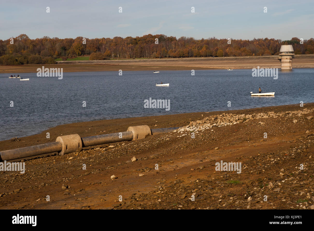 Bewl Water reservoir low capacity level Stock Photo - Alamy