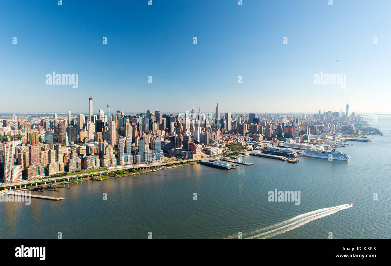 Stunning aerial view of Manhattan, New York from a helicopter Stock ...