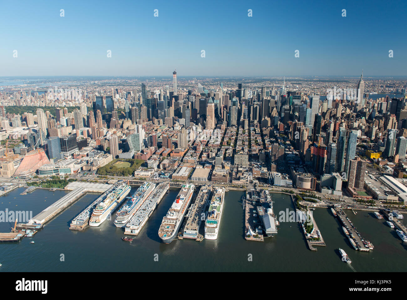 Stunning aerial view of Manhattan, New York from a helicopter Stock ...