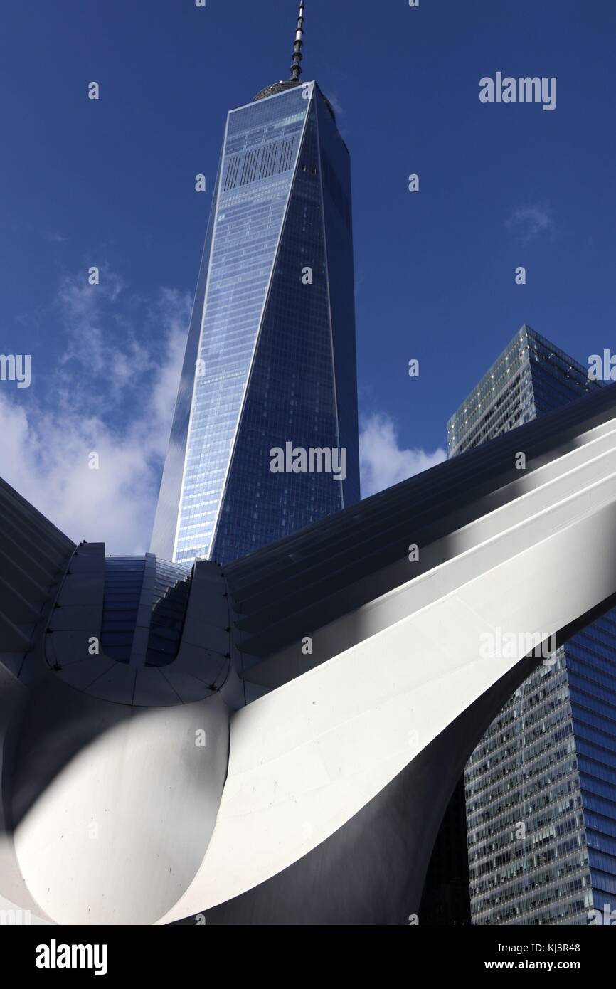 New York, NY, US. 20th Nov, 2017. Contrasting architecture styles, New ...