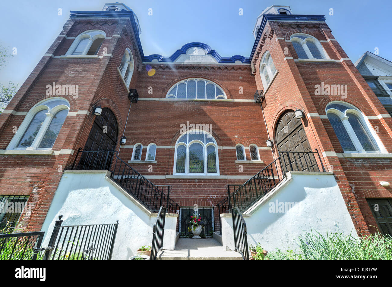 The Kiever Synagogue, a Modern Orthodox Jewish synagogue in Toronto ...