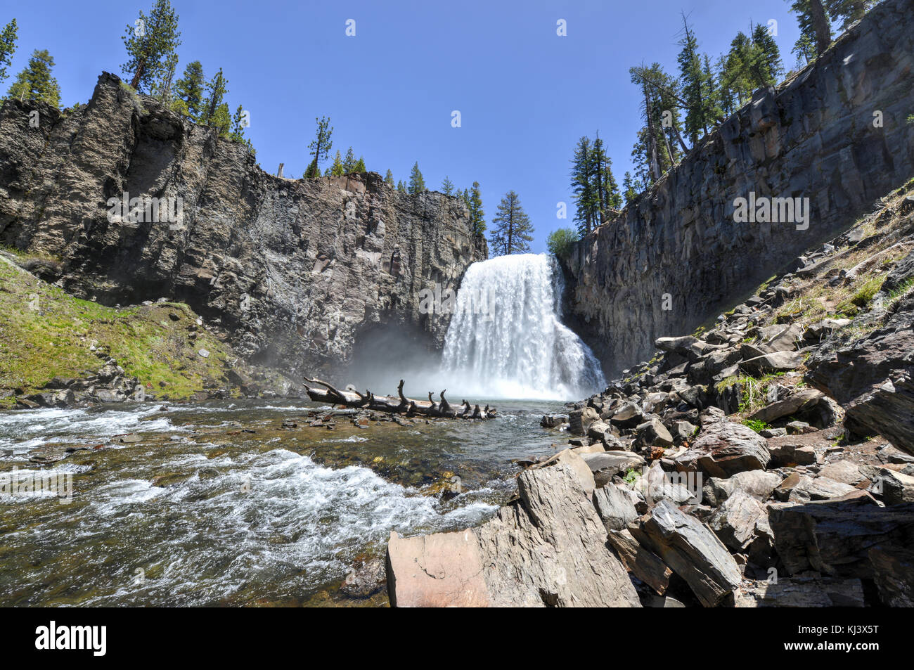 Rainbow Falls at Devil's Postpile National Monument Stock Photo - Alamy