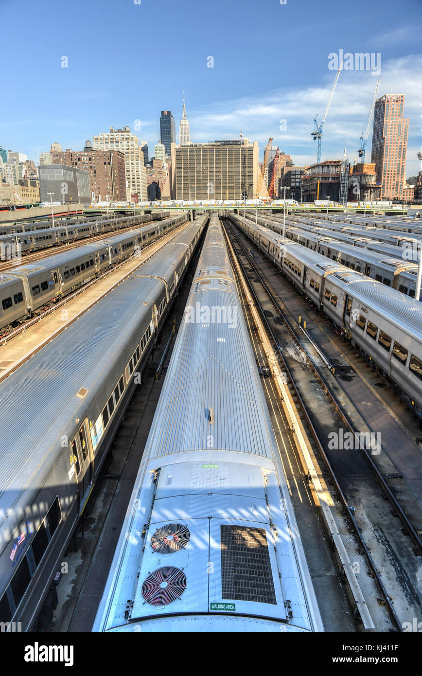 Lirr west side train yards hi-res stock photography and images - Alamy