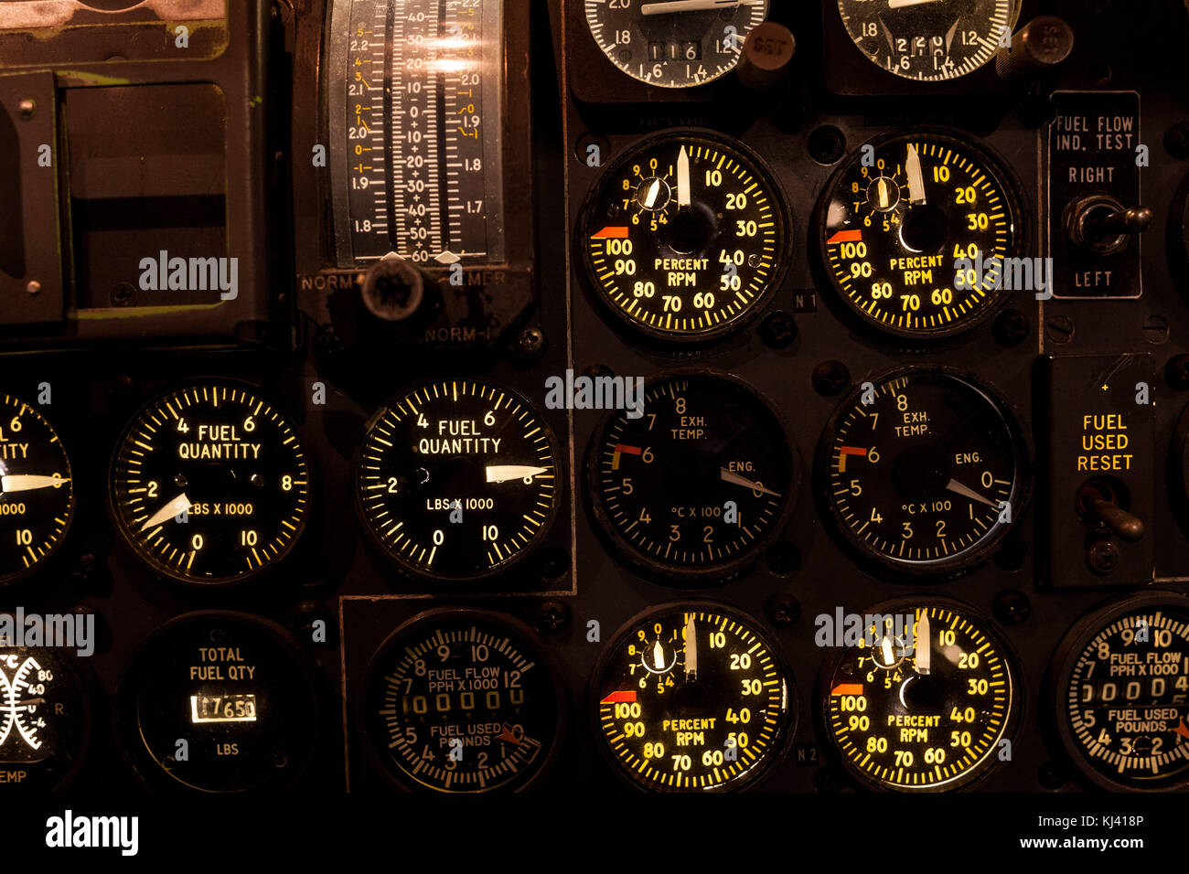 Aircraft dials hi-res stock photography and images - Alamy
