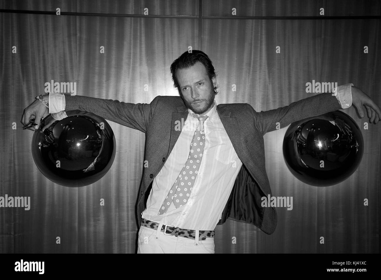 MIAMI BEACH, FL - JANUARY 19: Velvet Revolver and Stone Temple Pilots ...