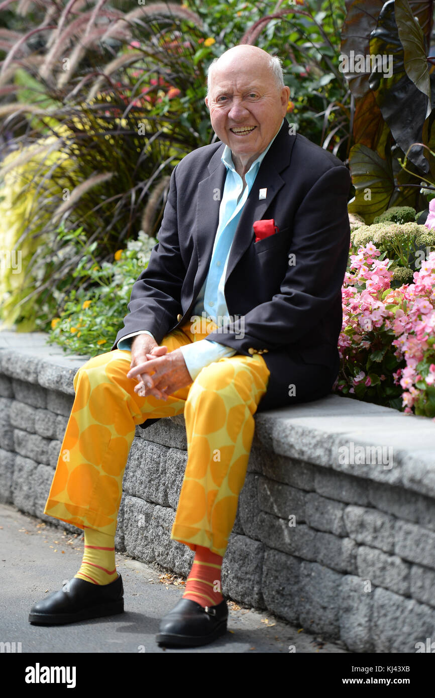 FLUSHING NY- SEPTEMBER 09: Bud Collins and his wife Anita Ruthling ...