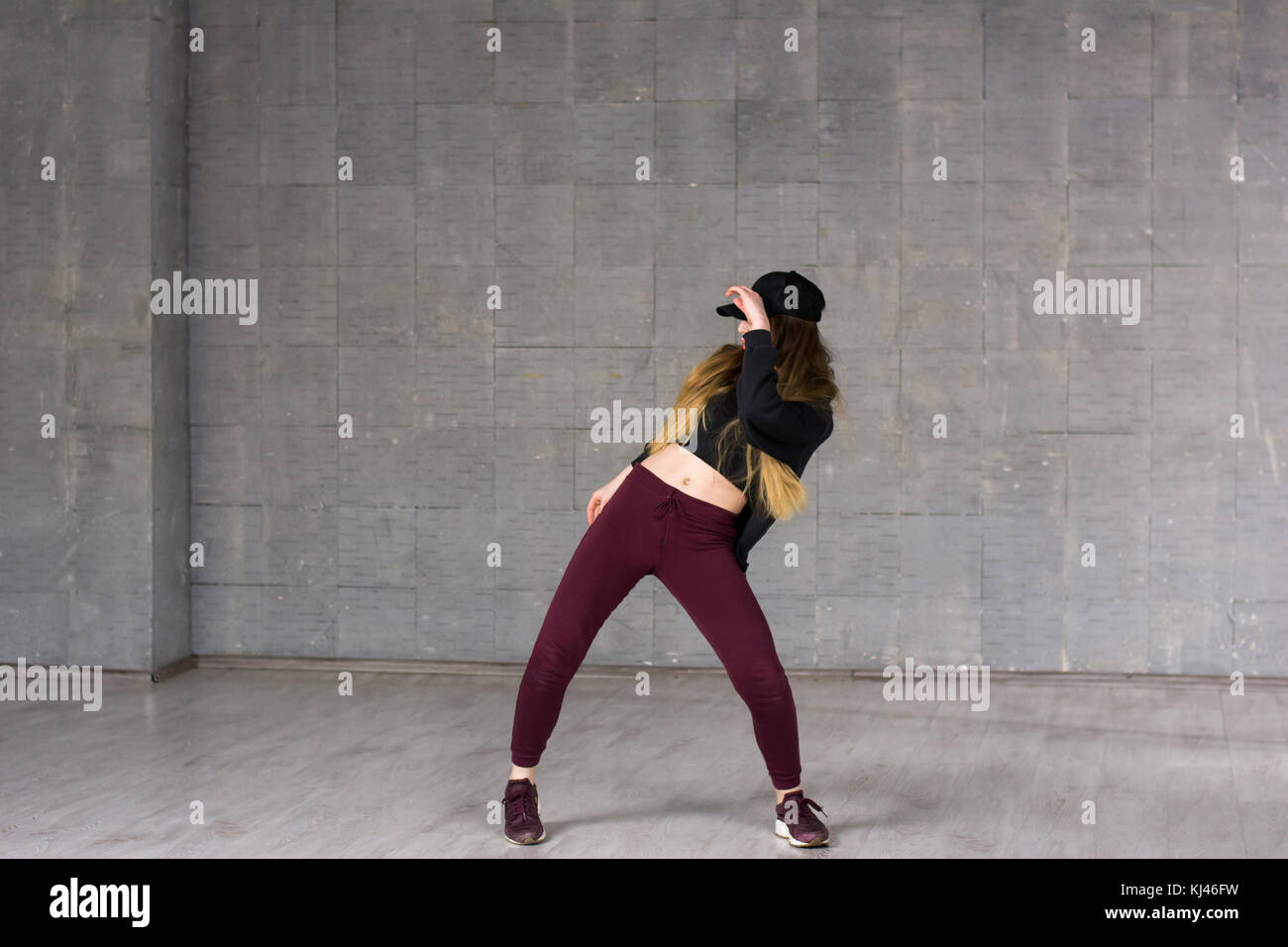 Young girl dancing contemporary dance Stock Photo - Alamy