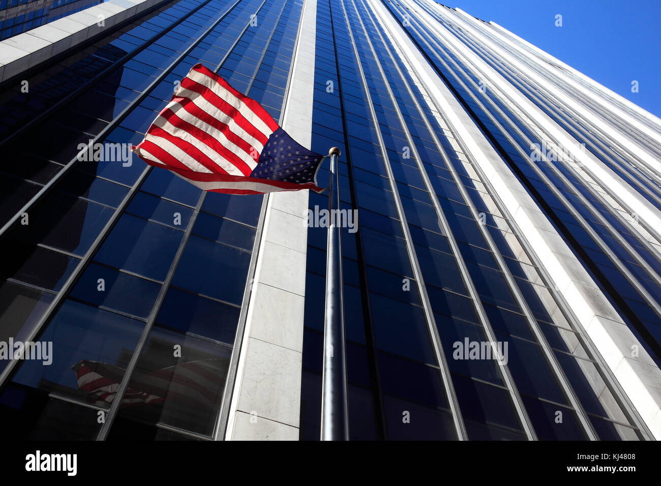 Flying sunlit flag hi-res stock photography and images - Alamy