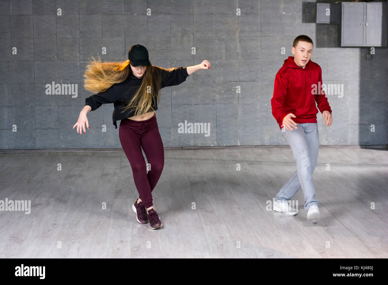 Man woman dancing hip hop hi-res stock photography and images - Alamy