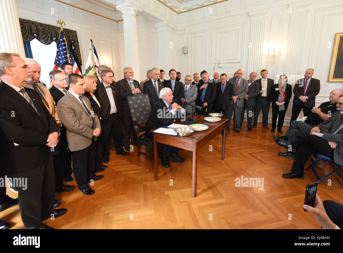 Jim Justice DSC 1160 (33820090946 Stock Photo - Alamy