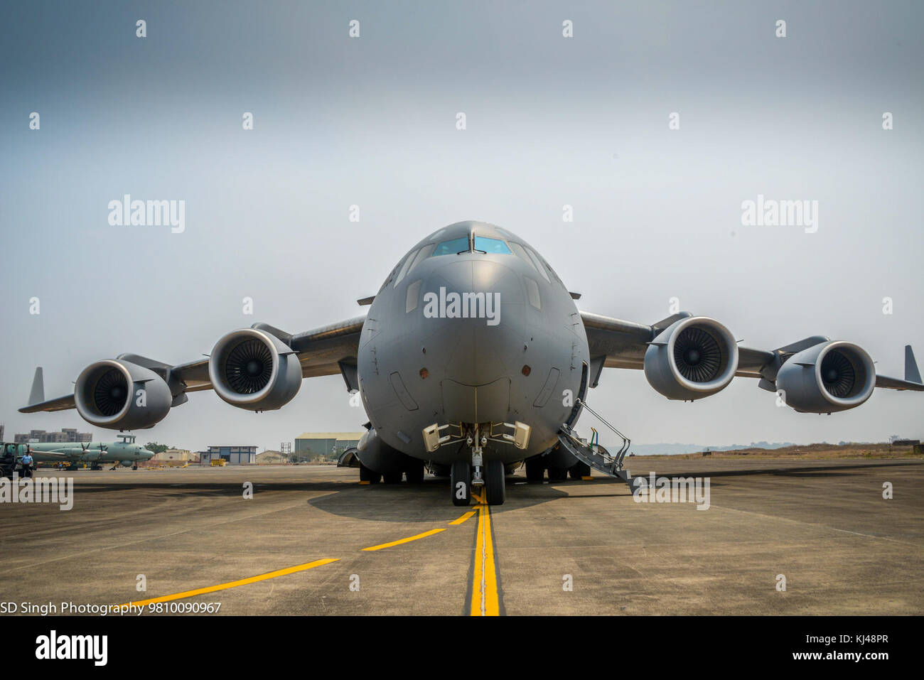C 130 globemaster hi-res stock photography and images - Alamy