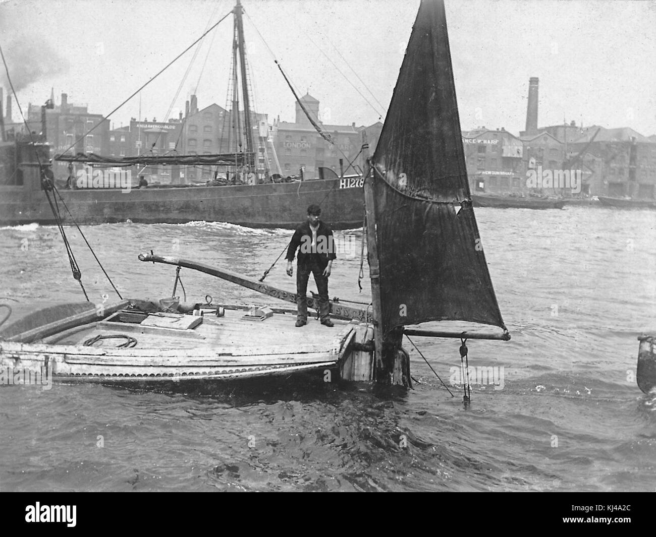 The spritsail barge 'Progress' Stock Photo - Alamy