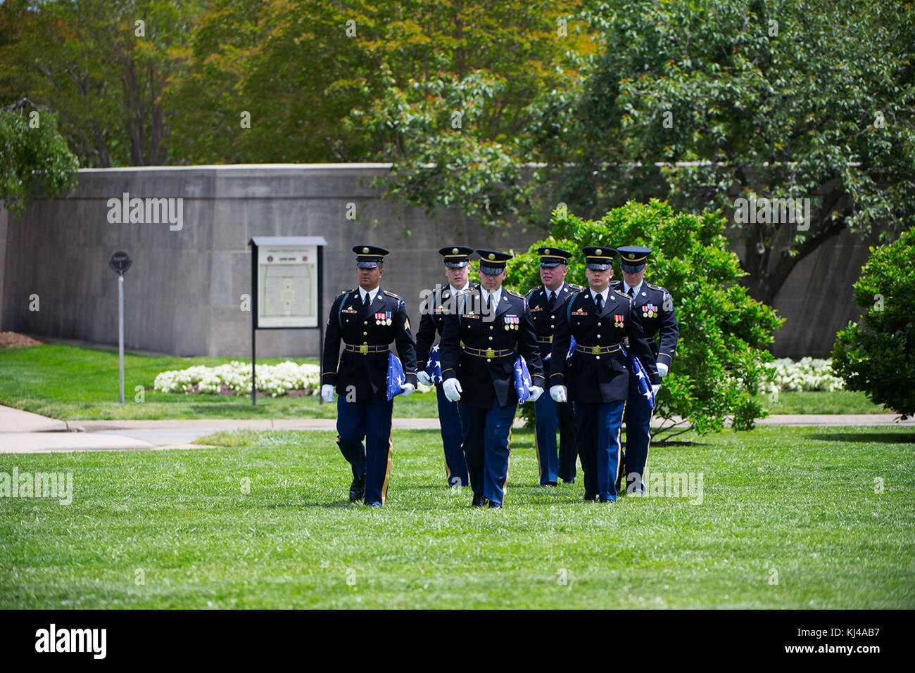 U s army funeral ceremony hi-res stock photography and images - Alamy