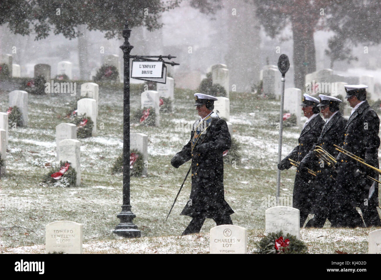 Arlington National Cemetery funeral in snow conditions (12119794696 ...
