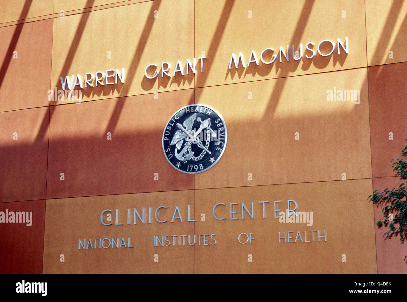 Nih building hi-res stock photography and images - Alamy