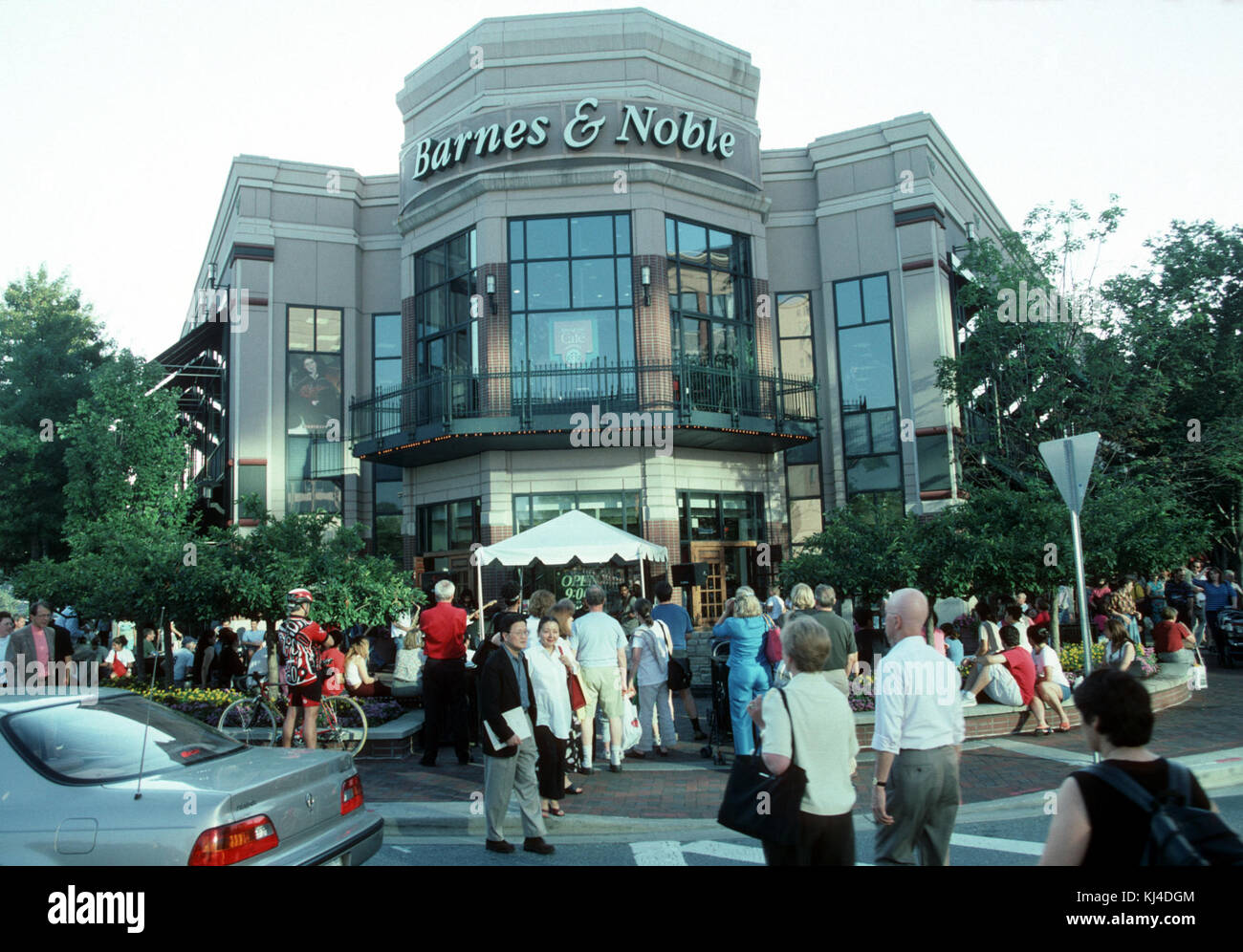Crowds on street corner Stock Photo - Alamy