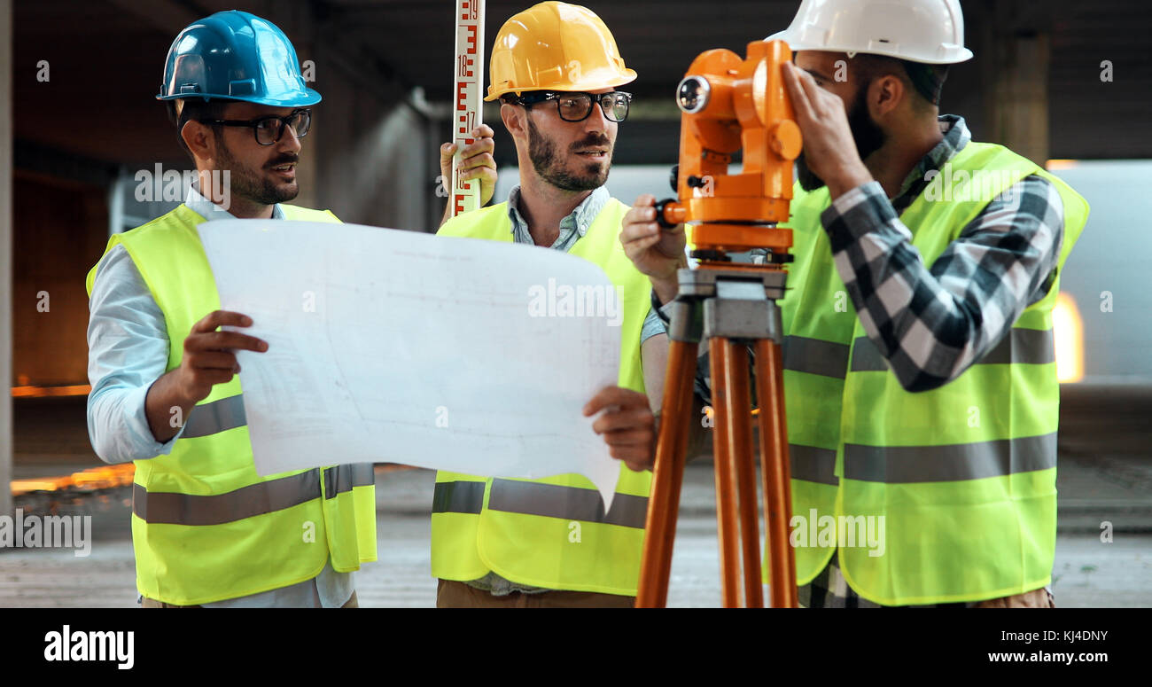 Engineer team employee plan hi-res stock photography and images - Alamy