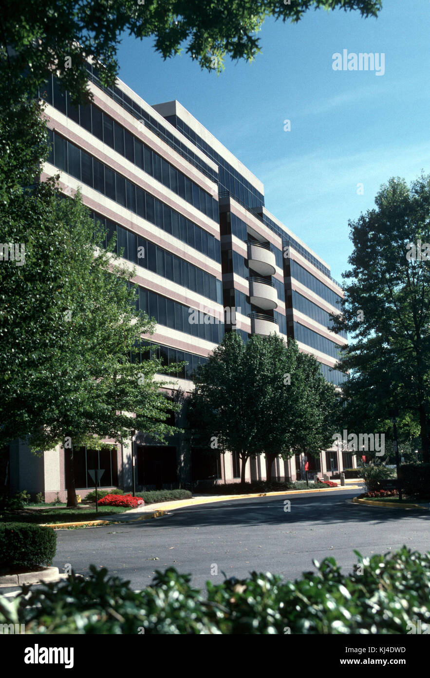 Nih buildings hi-res stock photography and images - Alamy