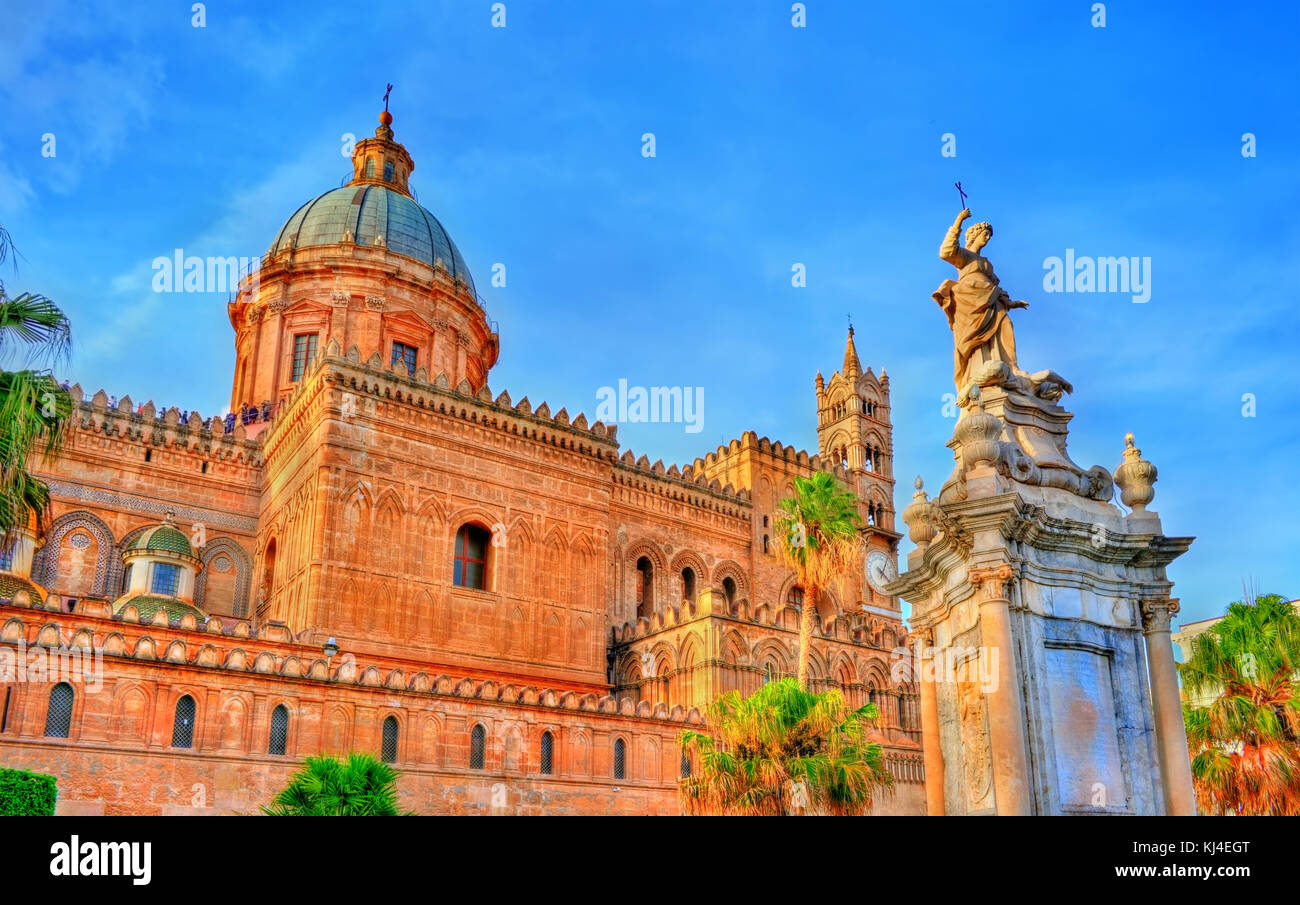 Sicily monument statue history hi-res stock photography and images - Alamy