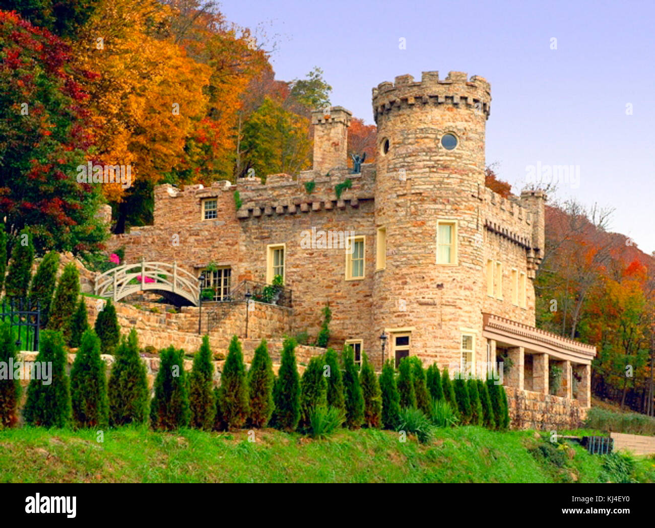 Berkeley castle estate hi-res stock photography and images - Alamy