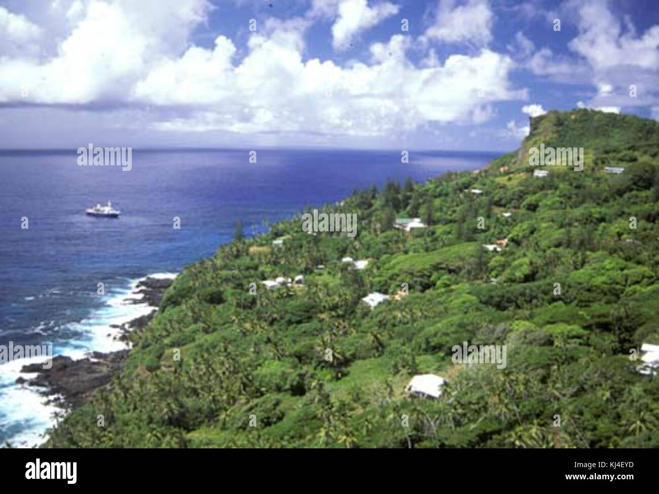 Pitcairn island coastal view hi-res stock photography and images - Alamy
