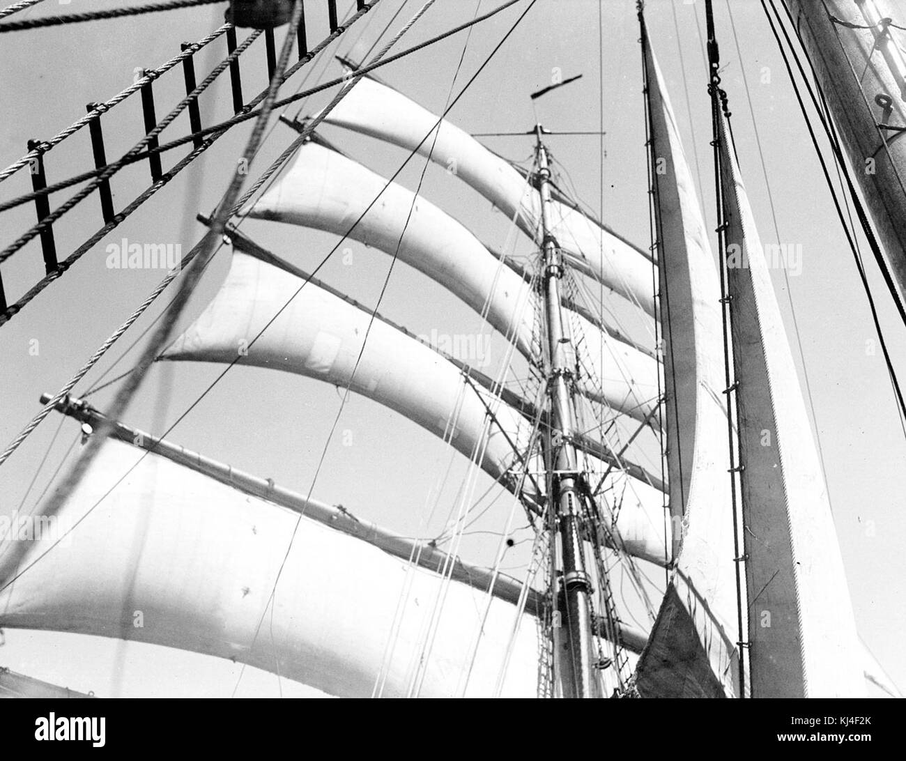 Parma - the mizzen mast with all aback Stock Photo - Alamy