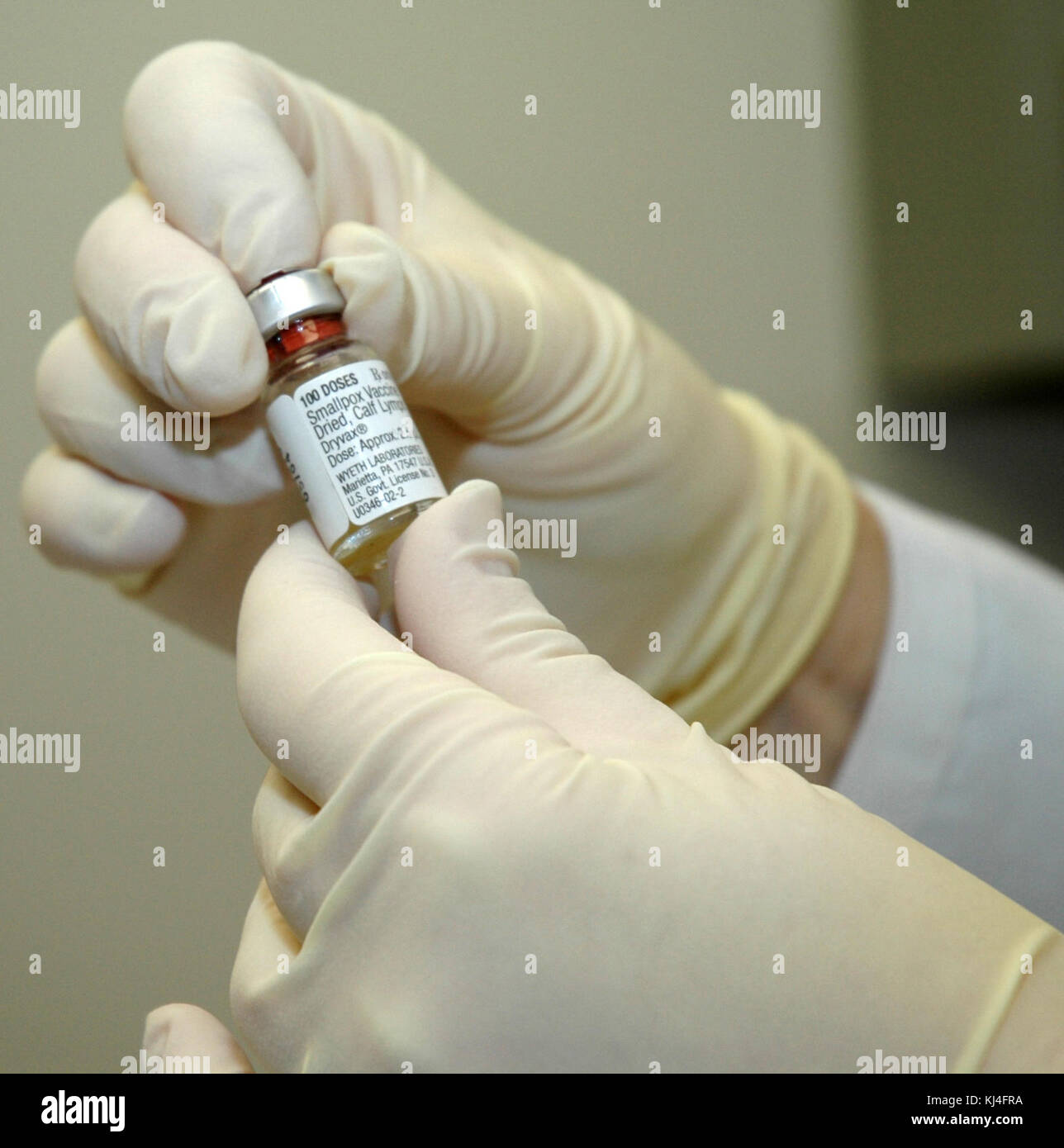 Smallpox vaccine vial hi-res stock photography and images - Alamy